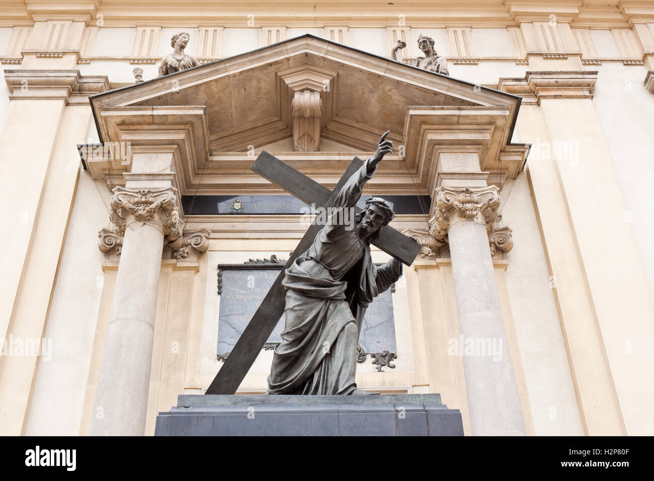 A sculpture of Christ Bearing His Cross, Holy Cross Church, Warsaw ...