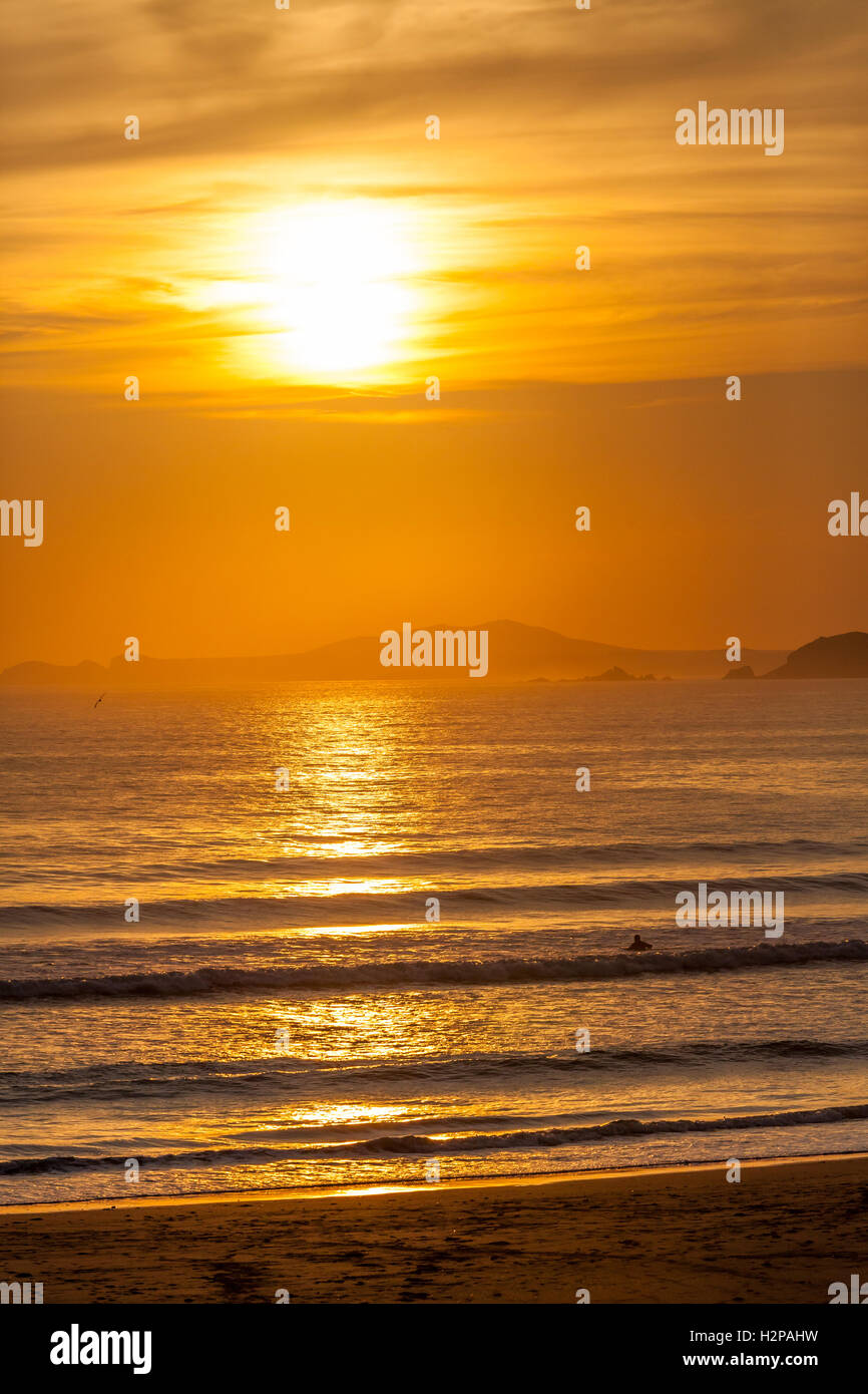 Tenby sunset hi-res stock photography and images - Alamy