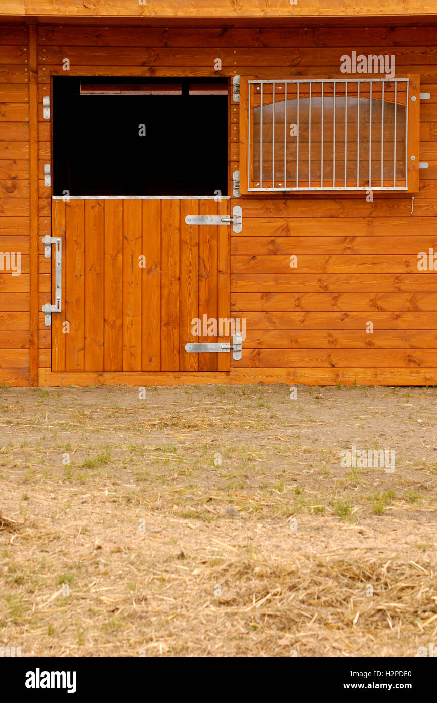 empty horse stalls Stock Photo - Alamy