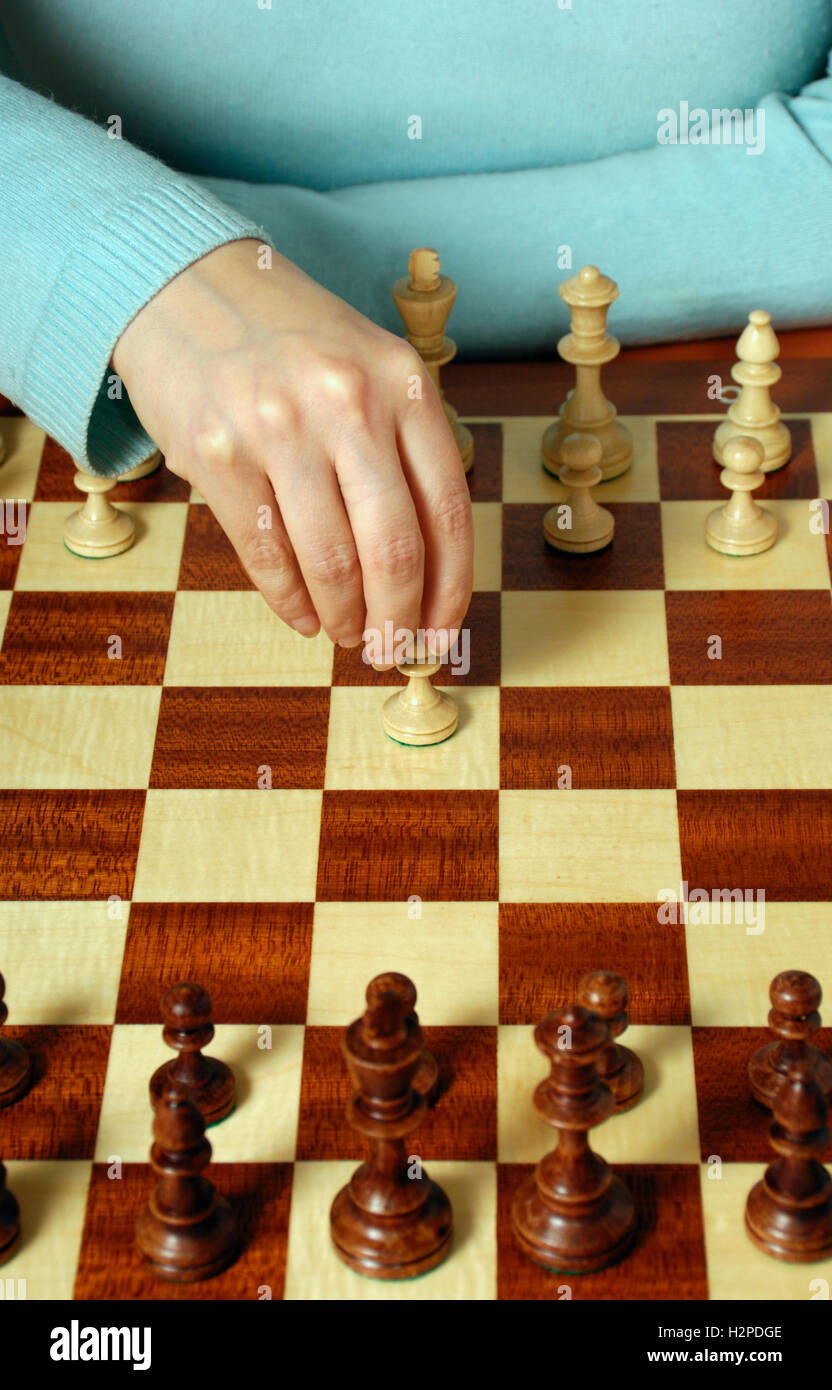 woman playing chess Stock Photo - Alamy