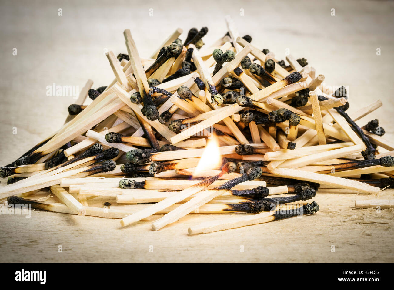 Burnt matches hi-res stock photography and images - Alamy