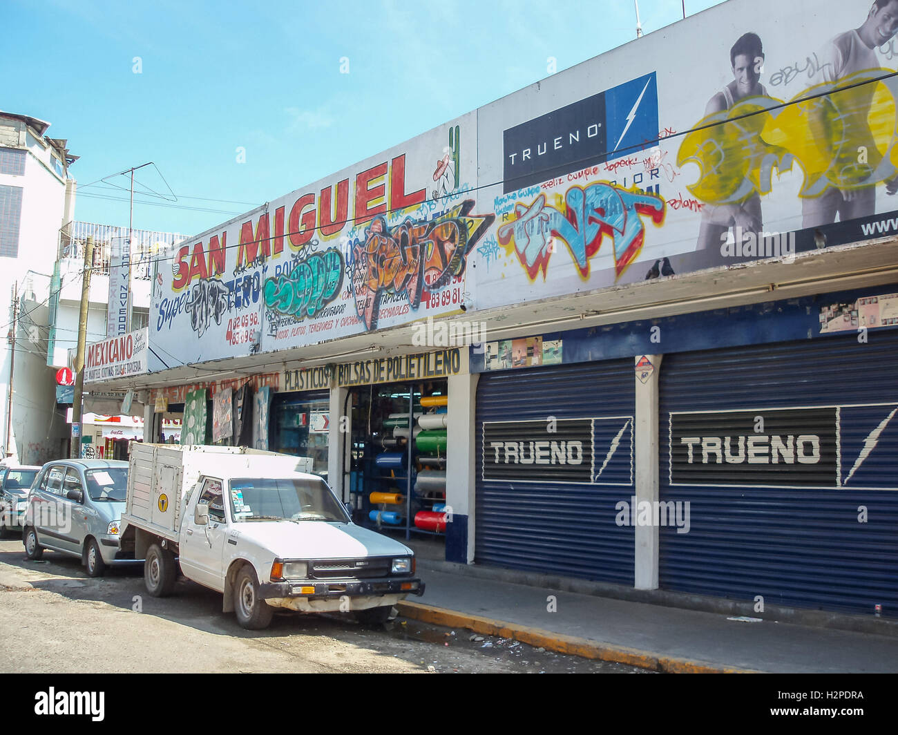 Acapulco street hi-res stock photography and images - Alamy