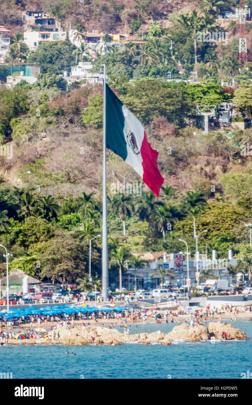 Big mexican flag hi-res stock photography and images - Alamy