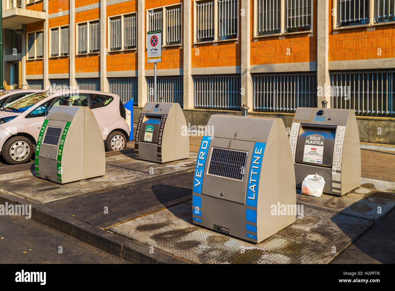 Italy recycling hi-res stock photography and images - Alamy