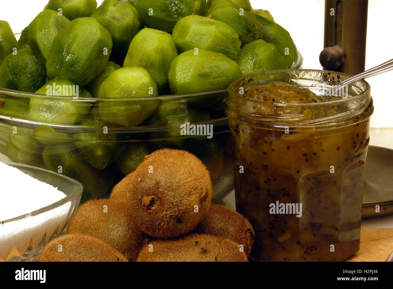 Still life on the preparation of the kiwi jam Stock Photo - Alamy