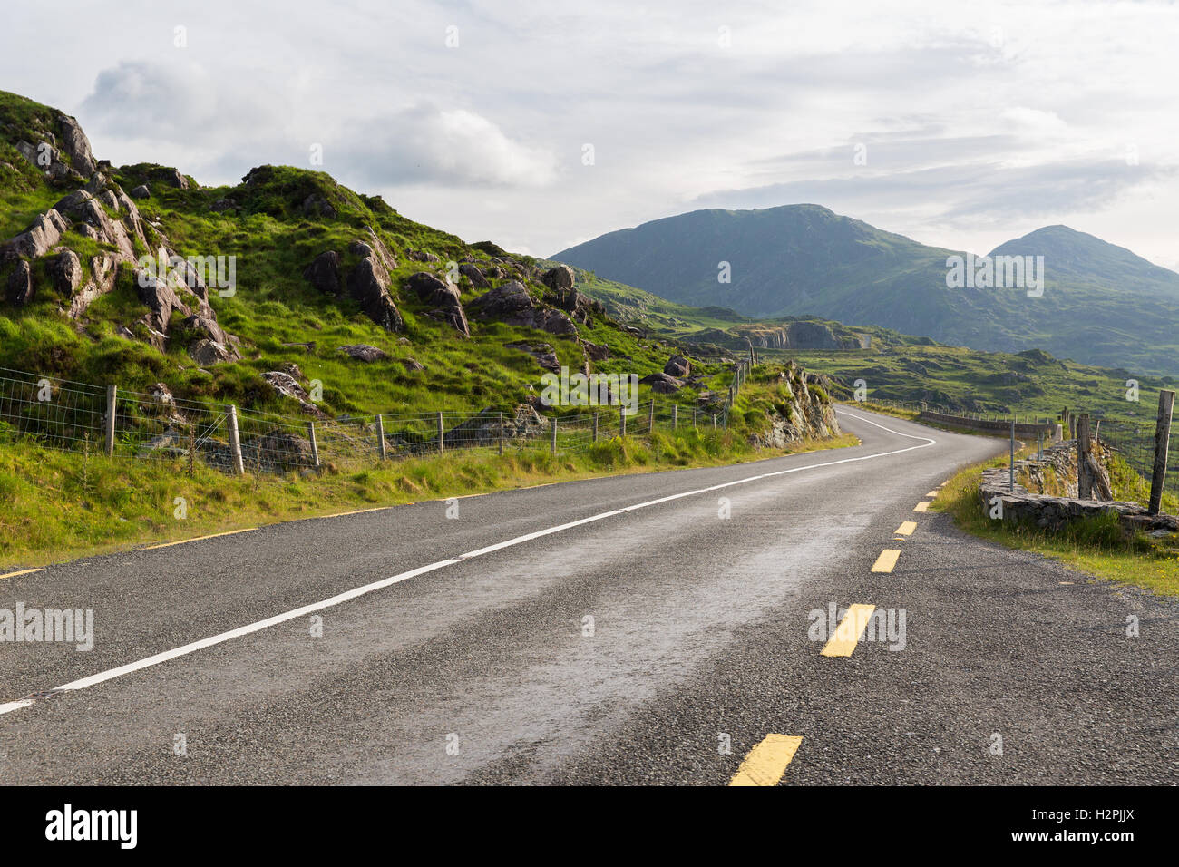 Connemara road hi-res stock photography and images - Alamy