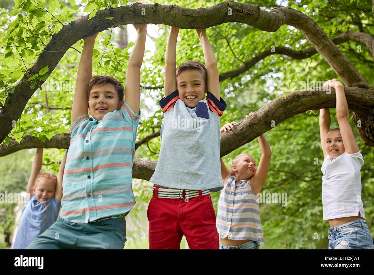 Happy tree friends hi-res stock photography and images - Alamy