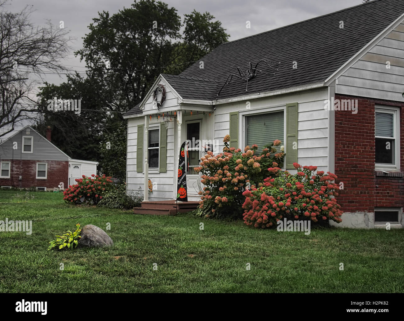 Neighbor hood hi-res stock photography and images - Alamy