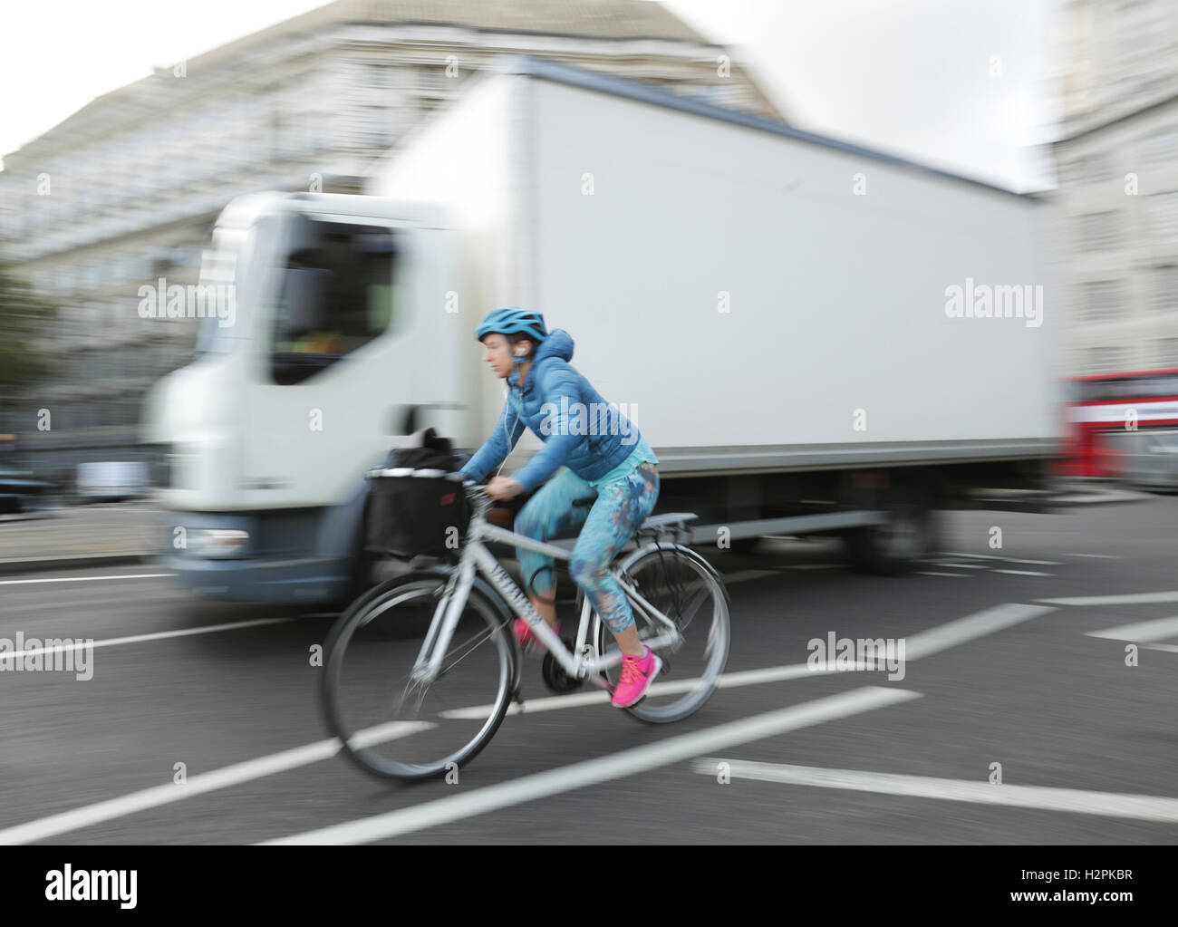 Cyclist lorry travel roundabout in westminster hi-res stock photography ...