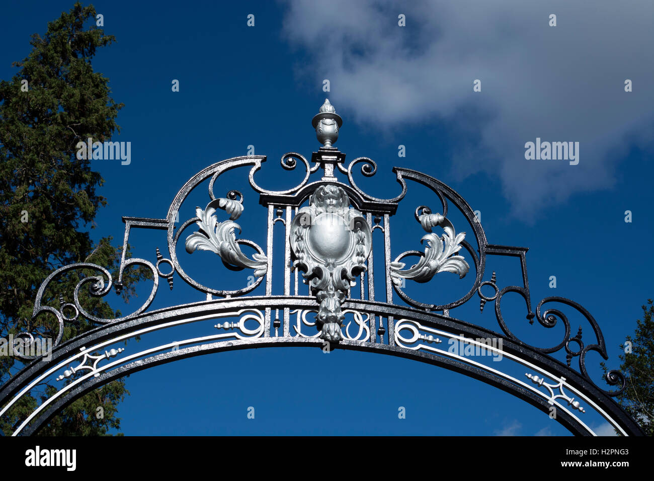 Caldecott Park gateway, Rugby, Warwickshire, England, UK Stock Photo ...