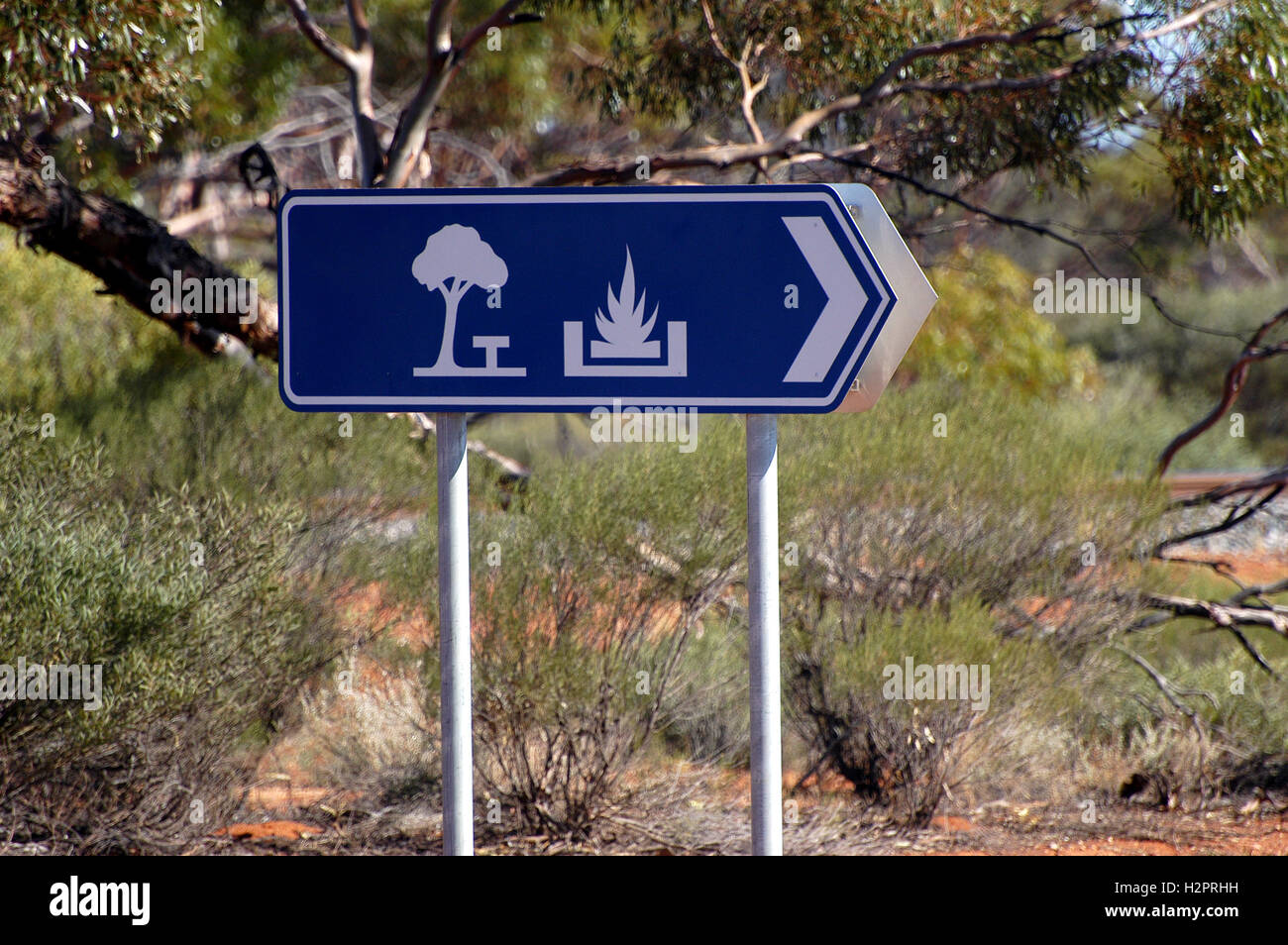 parking area on the roadside in Australia Stock Photo - Alamy
