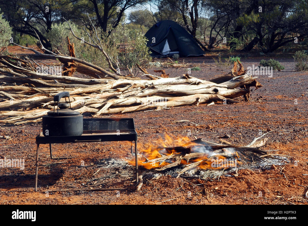 The campfire in the bush in Western Australia Stock Photo - Alamy