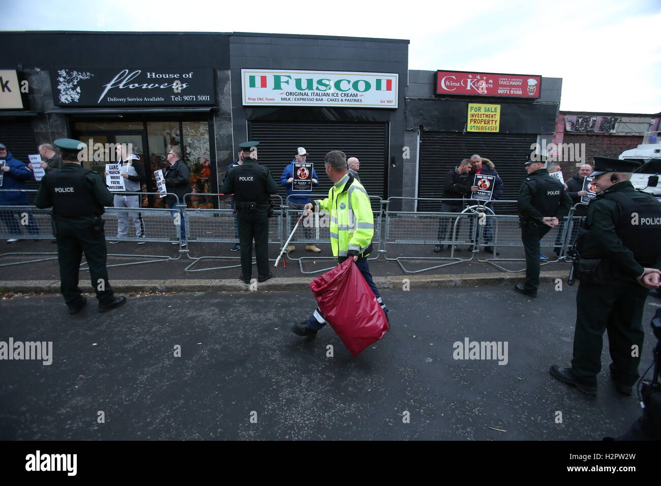 Police Service of Northern Ireland (PSNI) officers mount a security ...