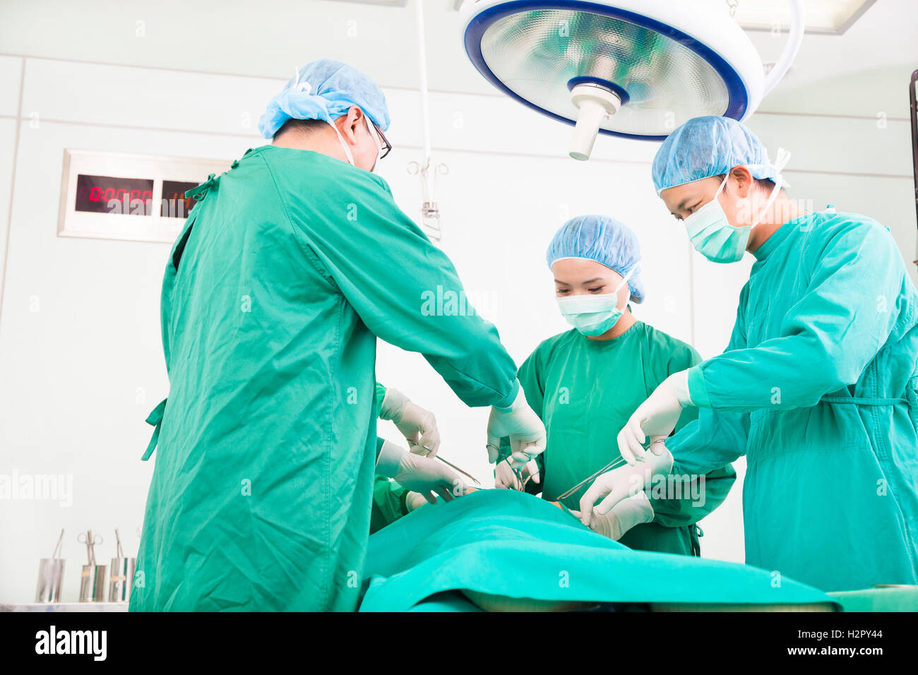Pediatric surgeon hi-res stock photography and images - Alamy