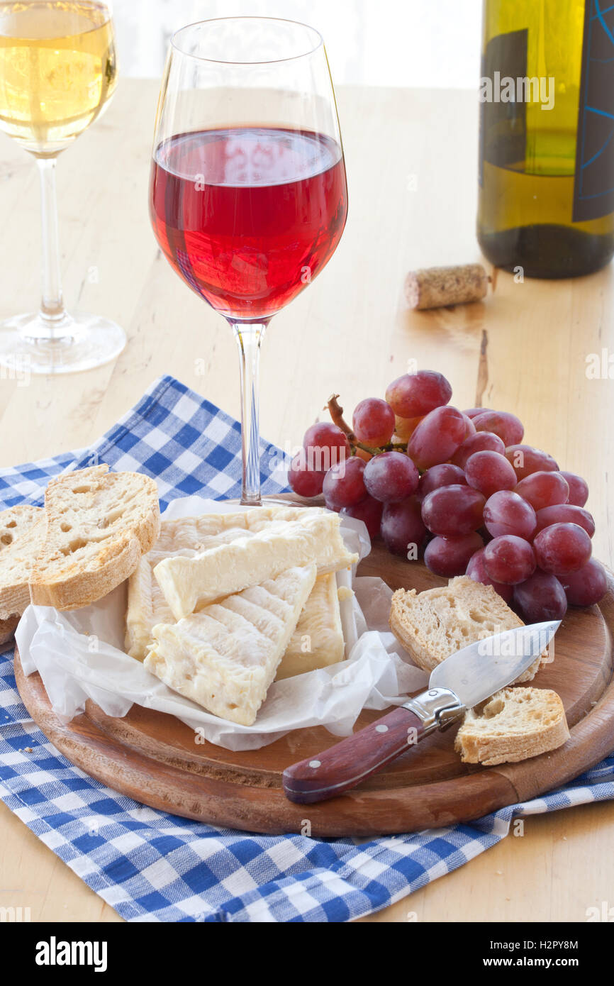 Wine, cheese and bread Stock Photo - Alamy