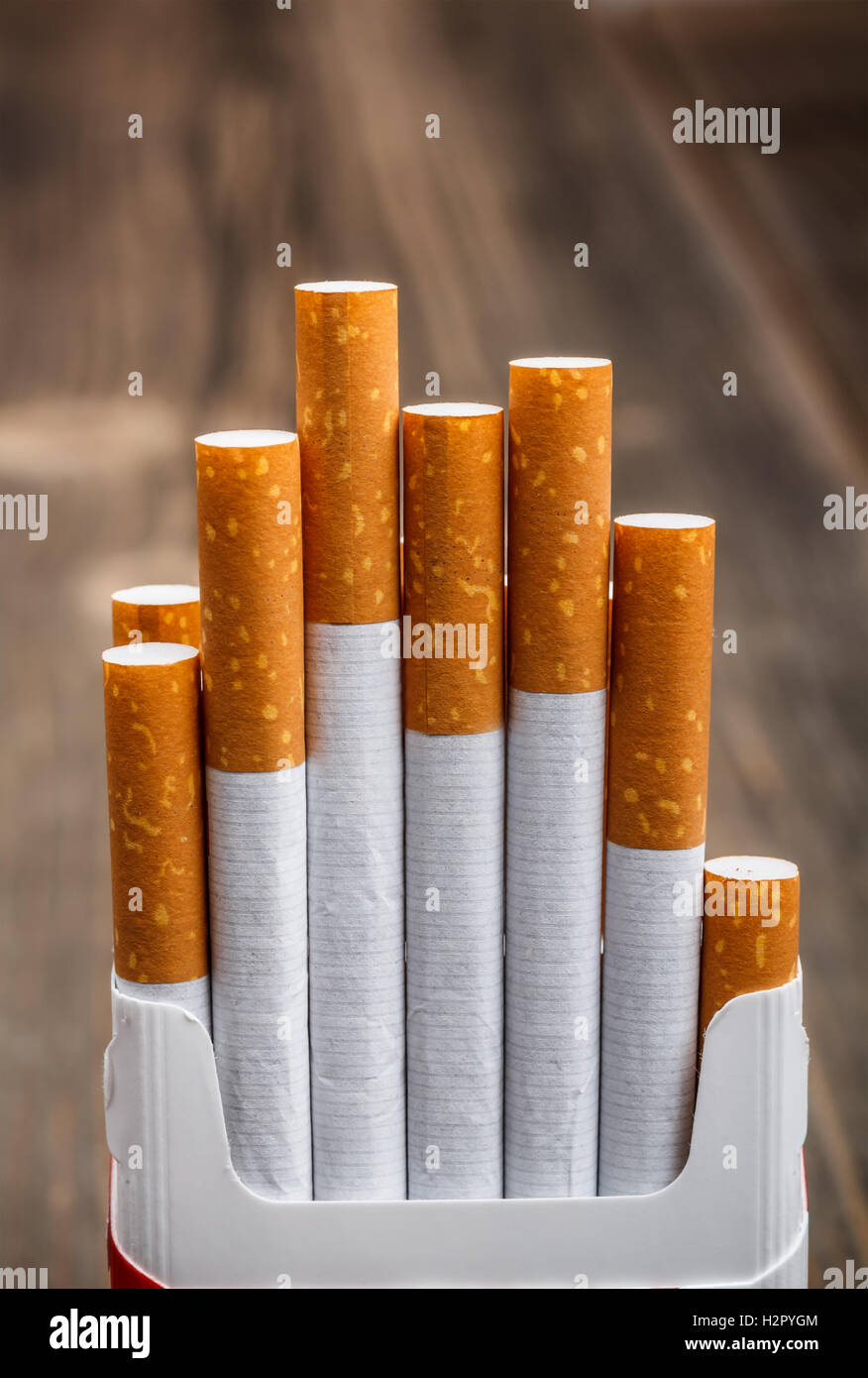 Box of cigarettes Stock Photo - Alamy