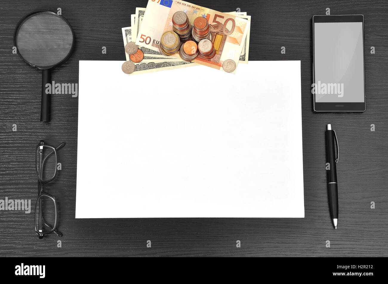 blank paper on table Stock Photo - Alamy
