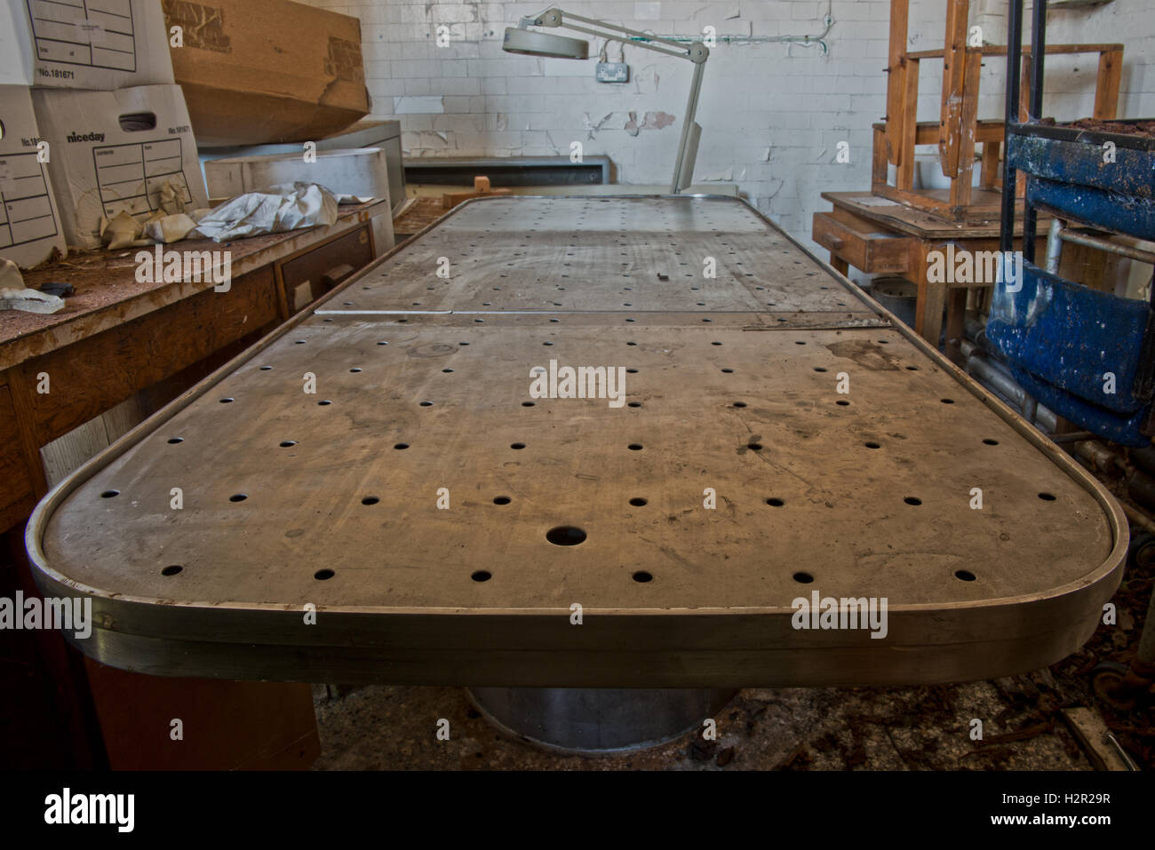 Mortuary slab hi-res stock photography and images - Alamy