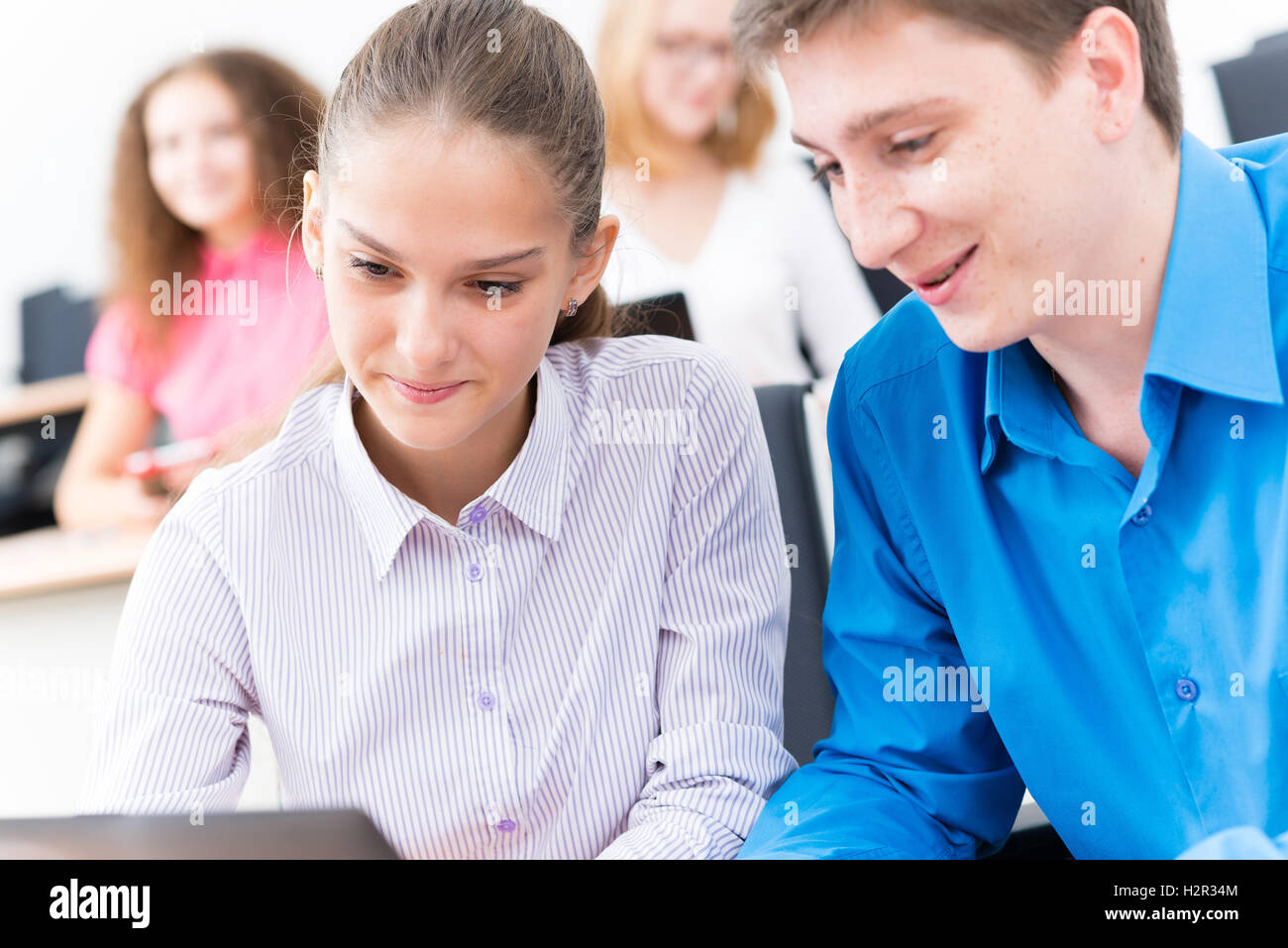 students together to discuss lecture Stock Photo - Alamy