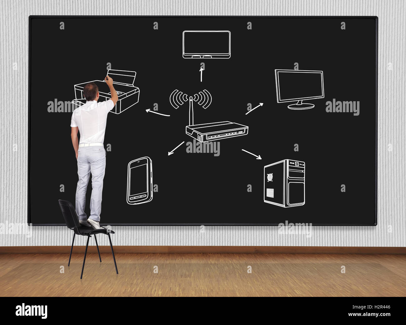 man drawing computer network Stock Photo - Alamy