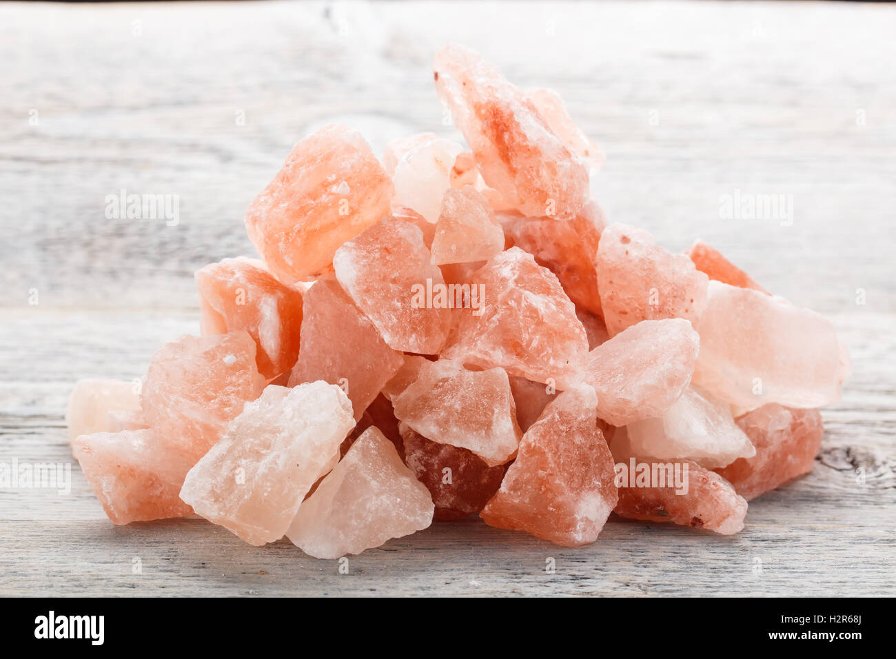 Himalayan crystal salt Stock Photo - Alamy