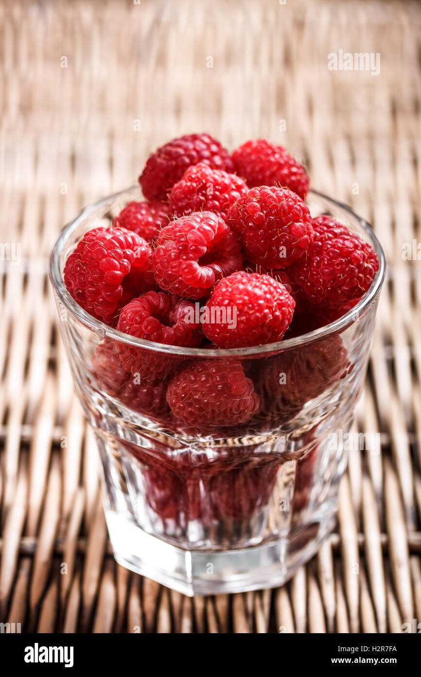 Fresh red raspberries Stock Photo - Alamy
