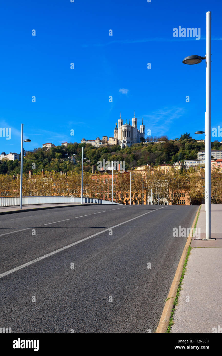 Bank building bridge hi-res stock photography and images - Alamy