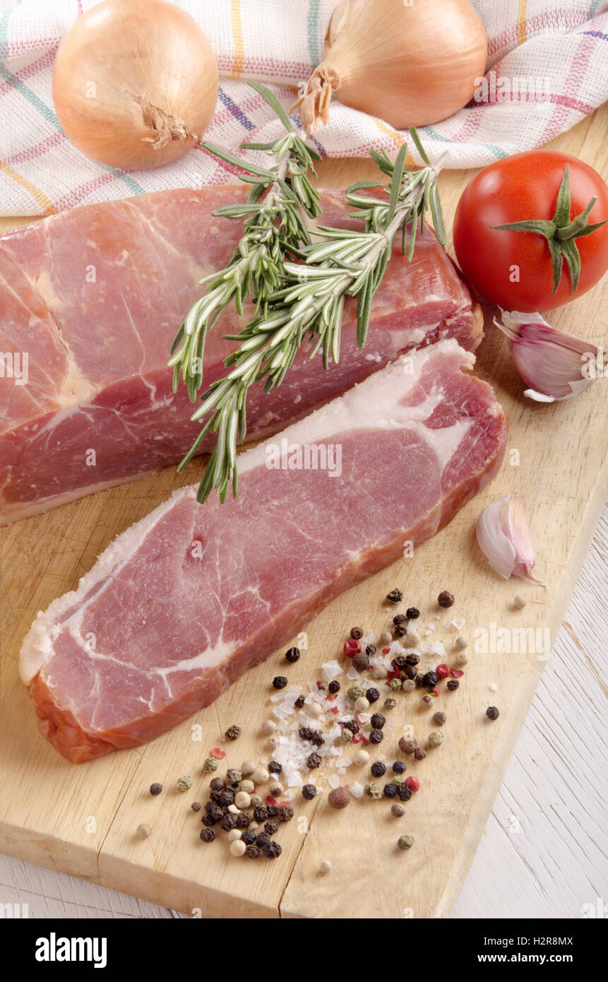 Back bacon raw hi-res stock photography and images - Alamy