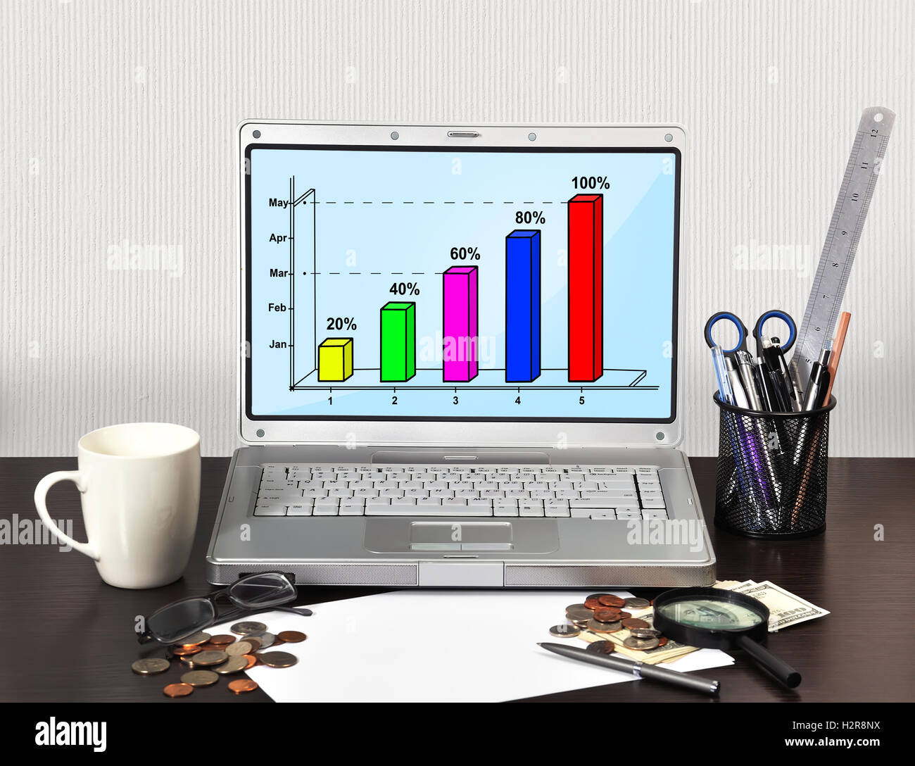 chart on screen laptop Stock Photo - Alamy