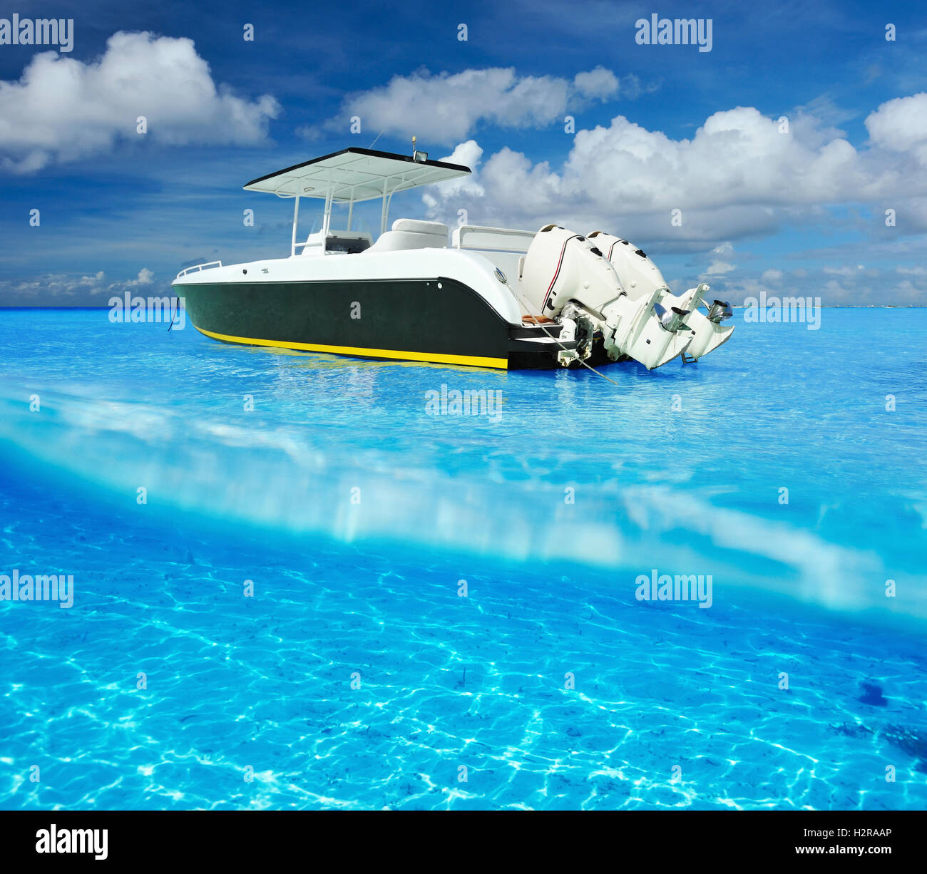 Boat bottom underwater hi-res stock photography and images - Alamy