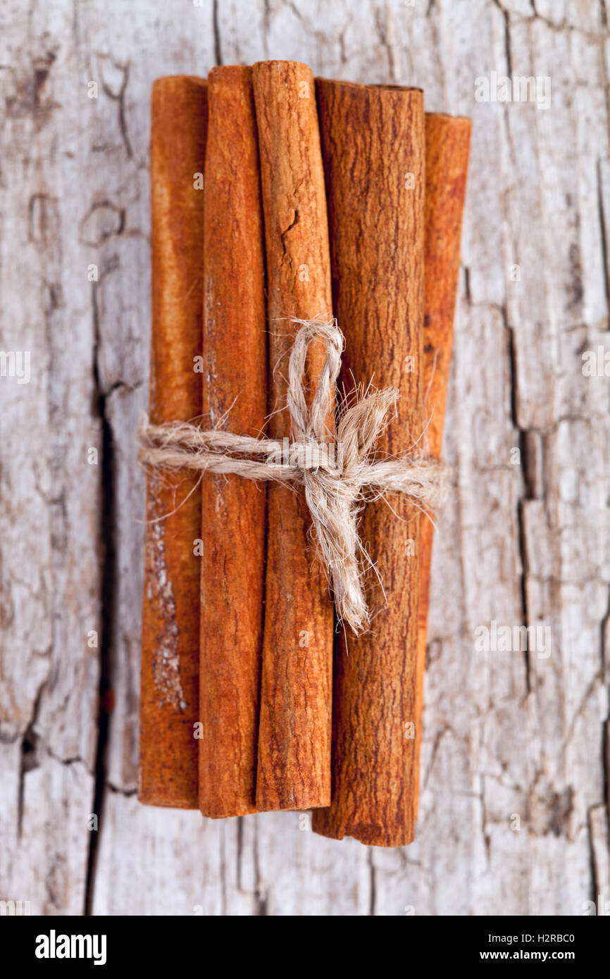 stack of cinnamon sticks Stock Photo - Alamy