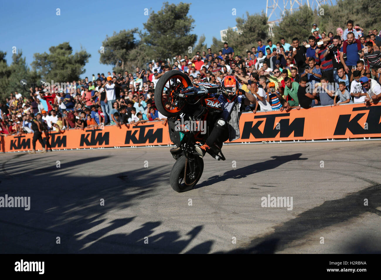 Ramallah, West Bank, Palestinian Territory. 30th Sep, 2016. Stunt rider ...