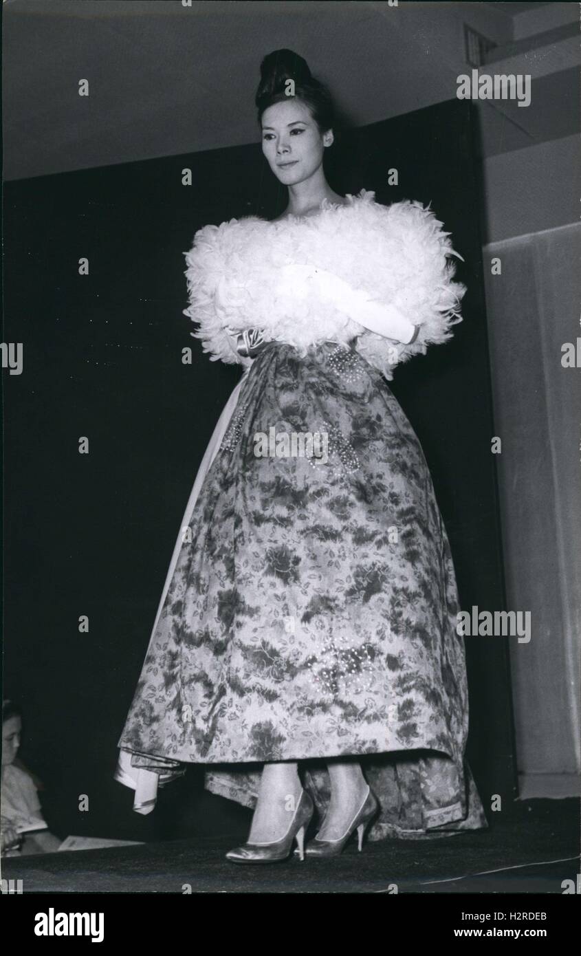 1958 fashion model hi-res stock photography and images - Alamy