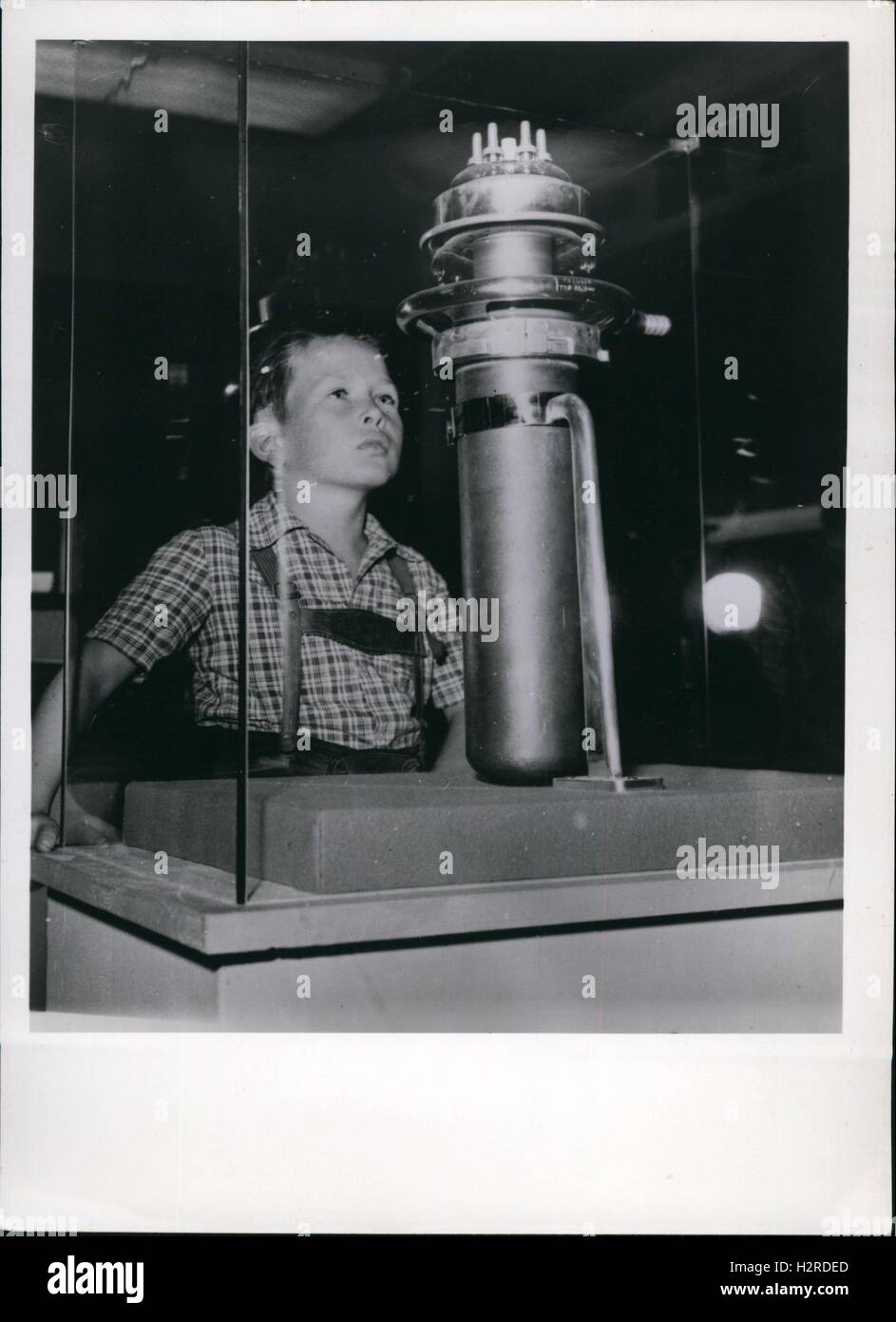 1960 - Space design engine motor fuel invention © Keystone Pictures USA ...