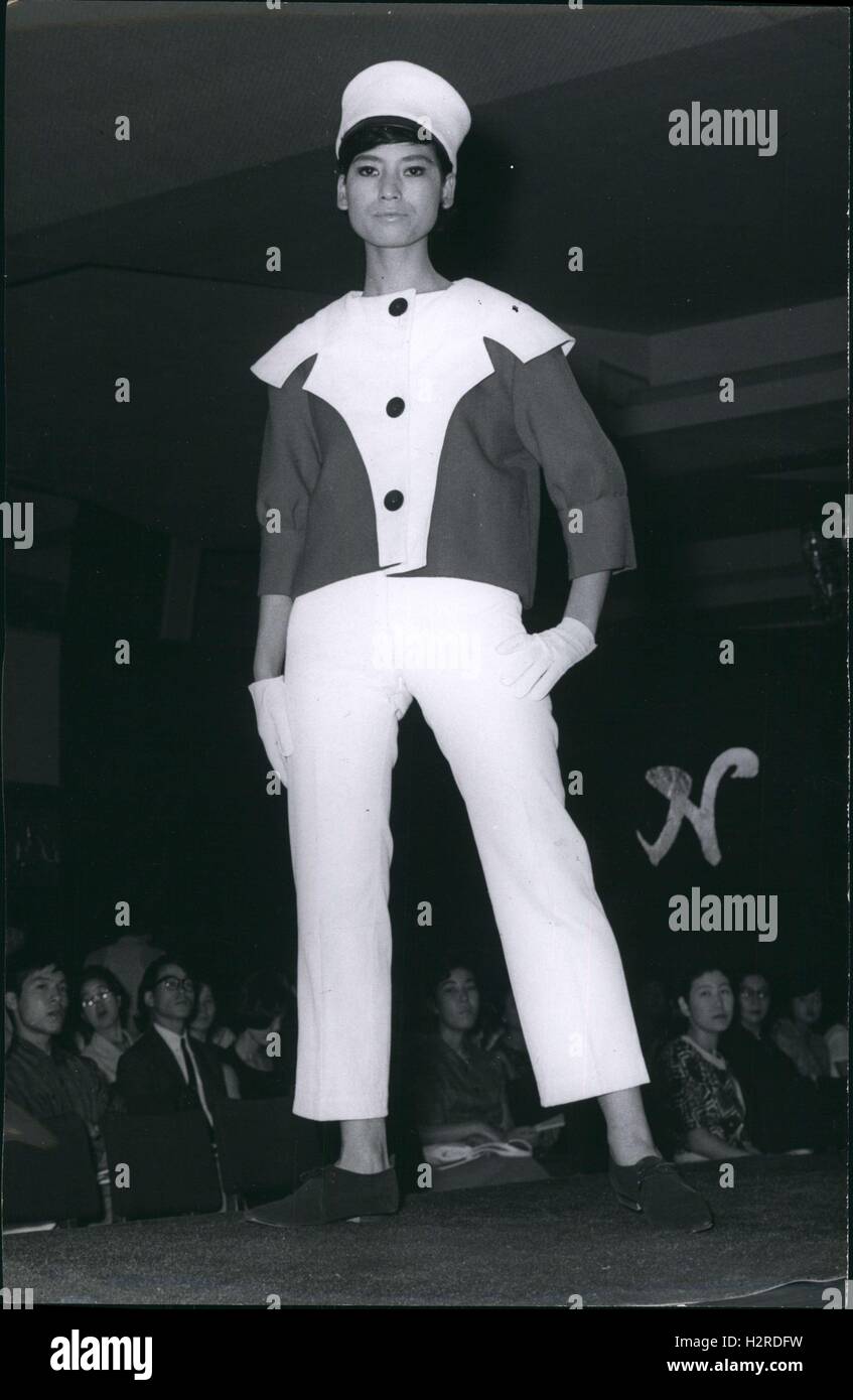 1958 fashion hi-res stock photography and images - Alamy