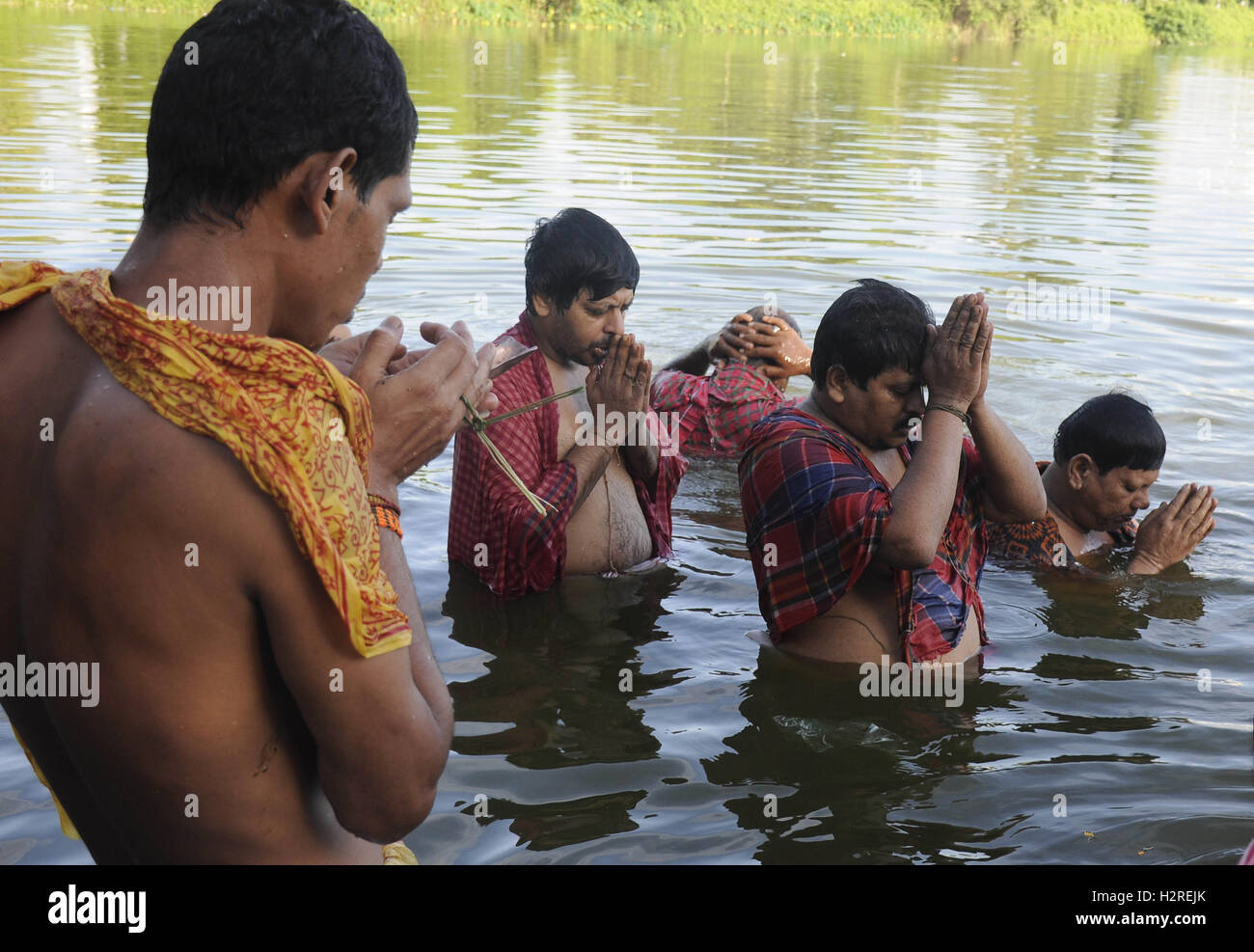 Agartala, Indian northeastern state of Tripura. 30th Sep, 2016. Indian Hindu devotees pray for ...