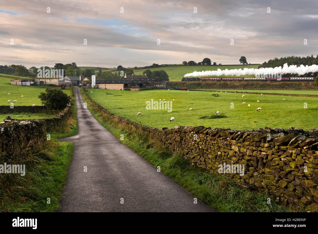 Giggleswick train hi-res stock photography and images - Alamy