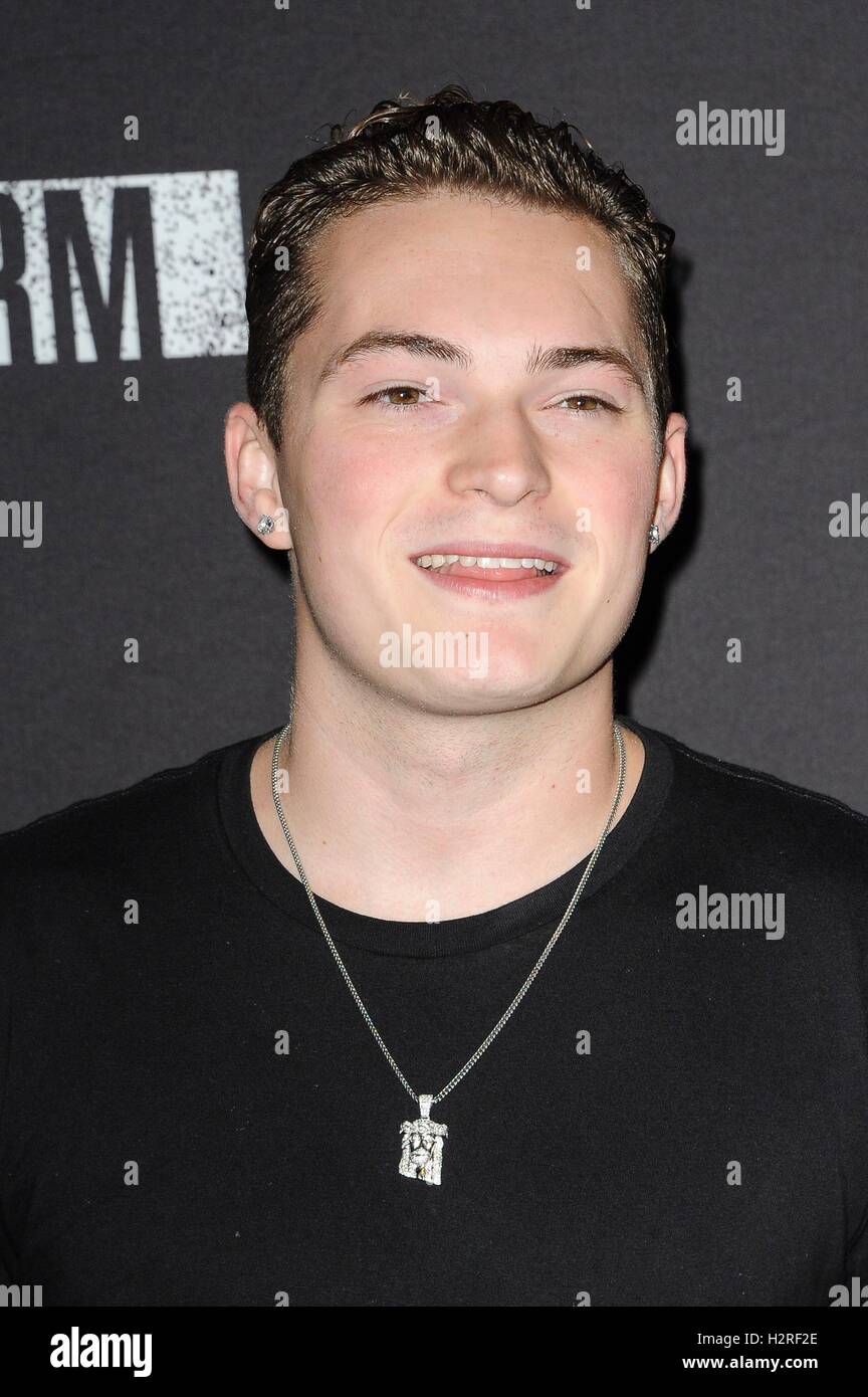 2016 scary farm black carpet hi-res stock photography and images - Alamy