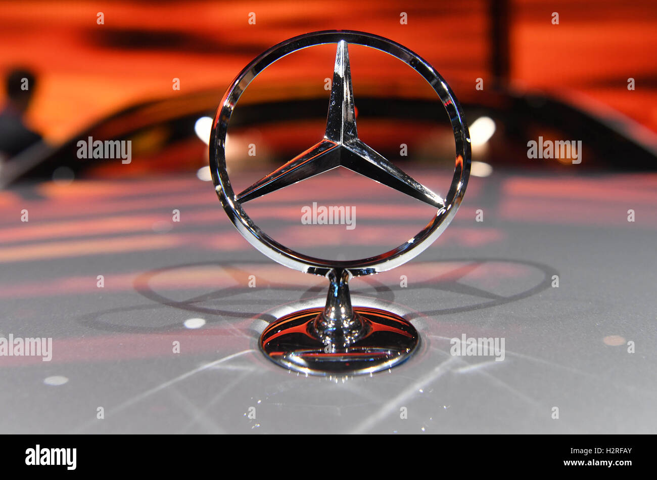 Paris, France. 30th Sep, 2016. A Mercedes star seen at the Paris Motor ...