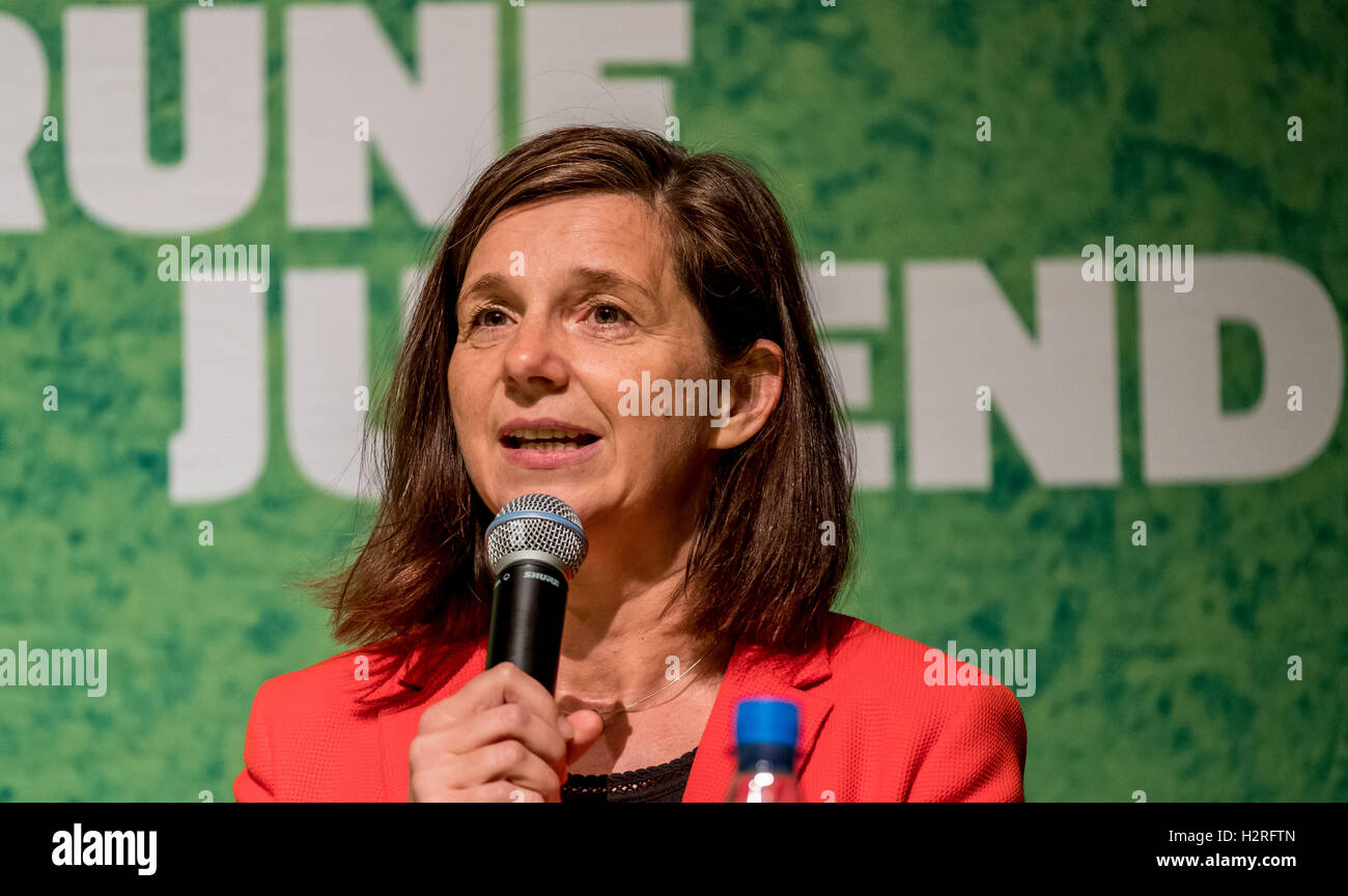 Peter Goring High Resolution Stock Photography and Images - Alamy