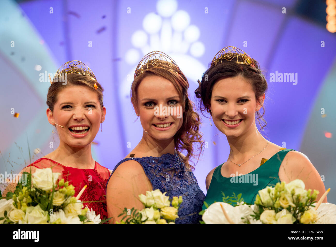The new German Wine Queen, Lena Endesfelder (C) from the Moselle wine ...