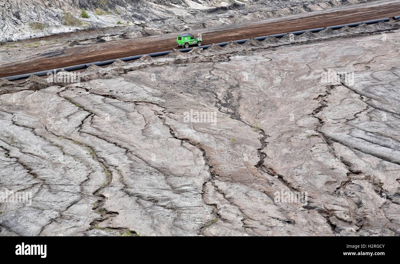 Progen, Germany. 01st Oct, 2016. The Mercedes G300 of Jens Hoffman and ...
