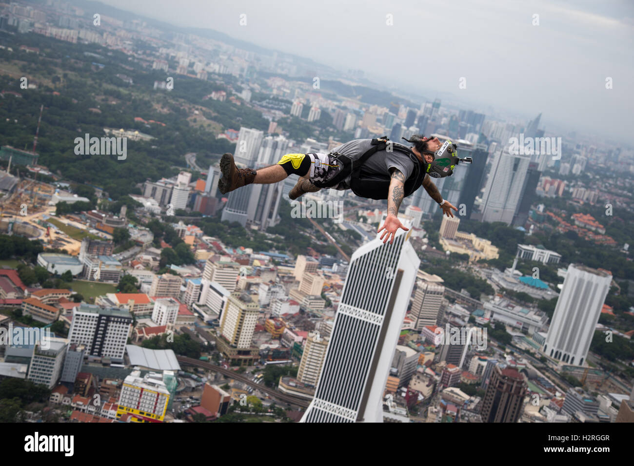 Kuala lumpur tower base jump 2016 hi-res stock photography and images - Alamy