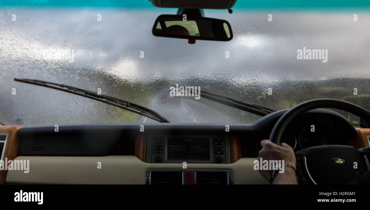 Rain weather driving hi-res stock photography and images - Alamy