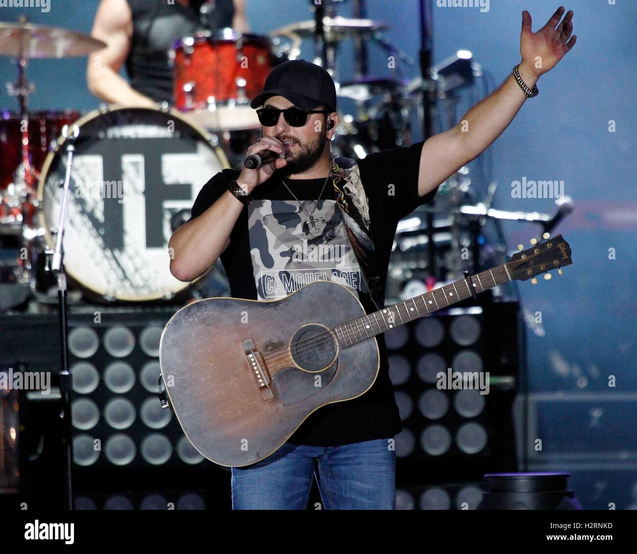 Las Vegas, NV, USA. 1st Oct, 2016. Tyler Farr in attendance for 2nd ...