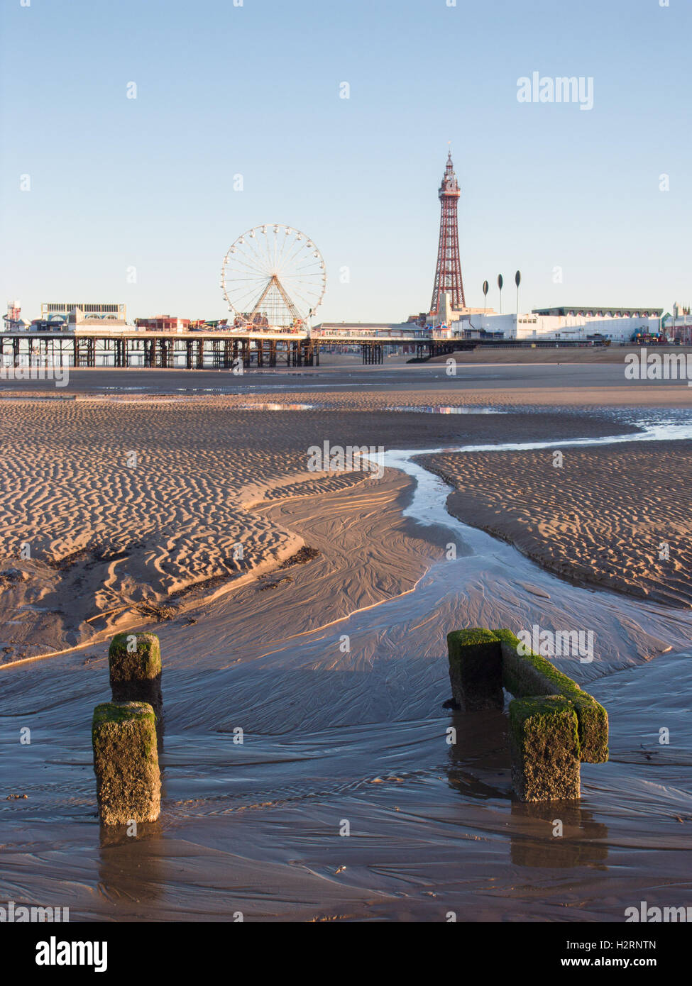 Blackpool,UK. 2nd October 2016. UK Weather: A beautiful autumnal ...