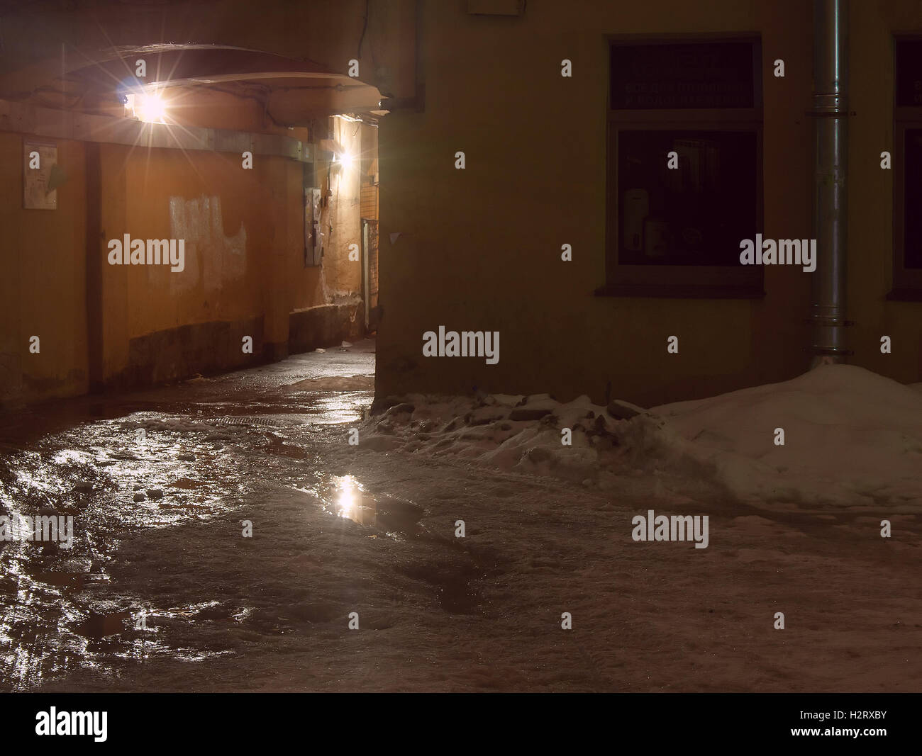 Street corner night hi-res stock photography and images - Alamy