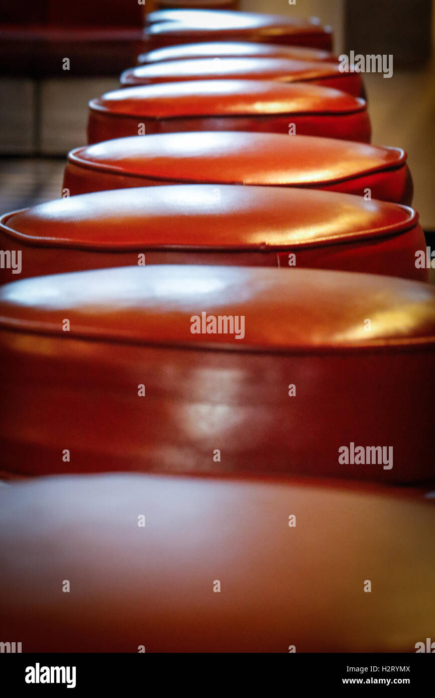 Classic diner with empty stools in a row Stock Photo - Alamy