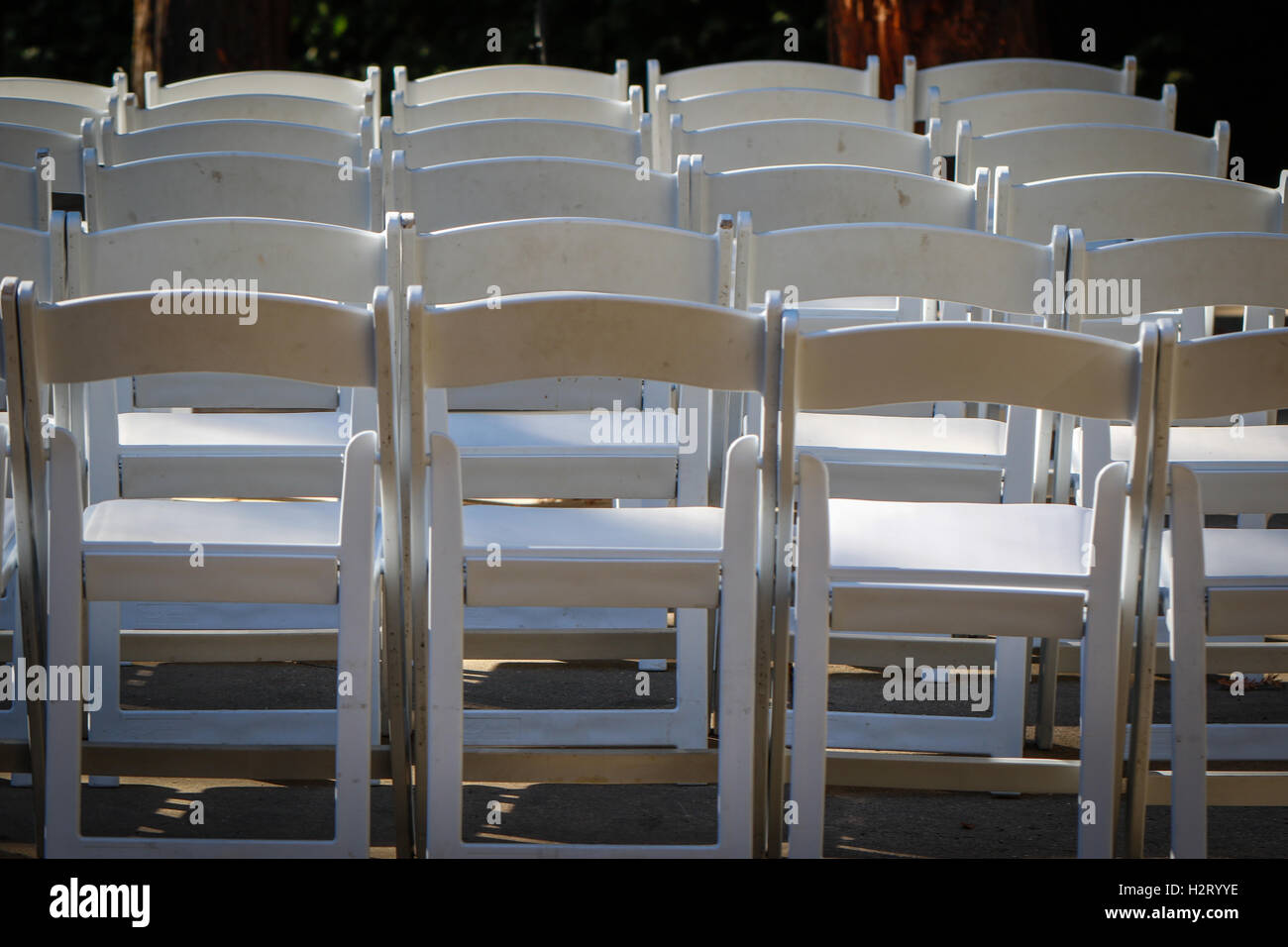 Empty chairs for the wedding ceremony Stock Photo - Alamy