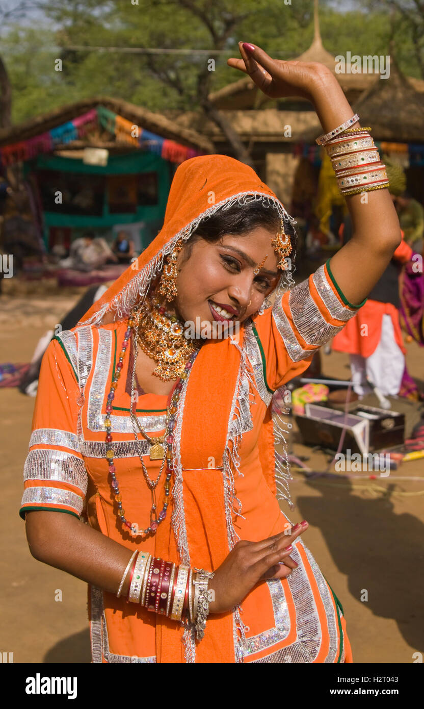 Kalbelia dance hi-res stock photography and images - Alamy